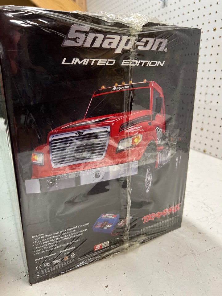 Traxxas Ultimate R/C Flatbed Snap-on Tools Hauler Truck Limited Edition ...