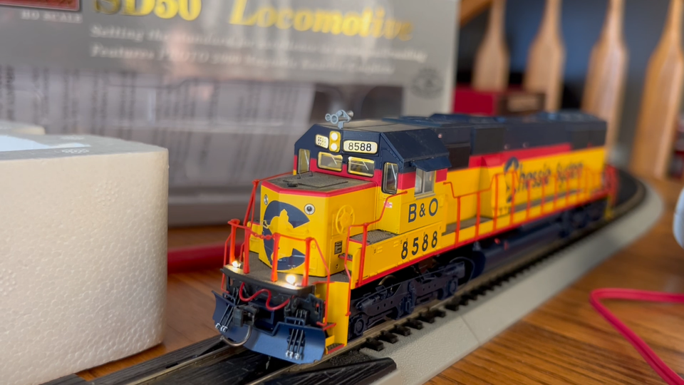 HO Proto 2000 DCC Sound Flashing Ditch Lights Chessie System SD50 #8588 | eBay