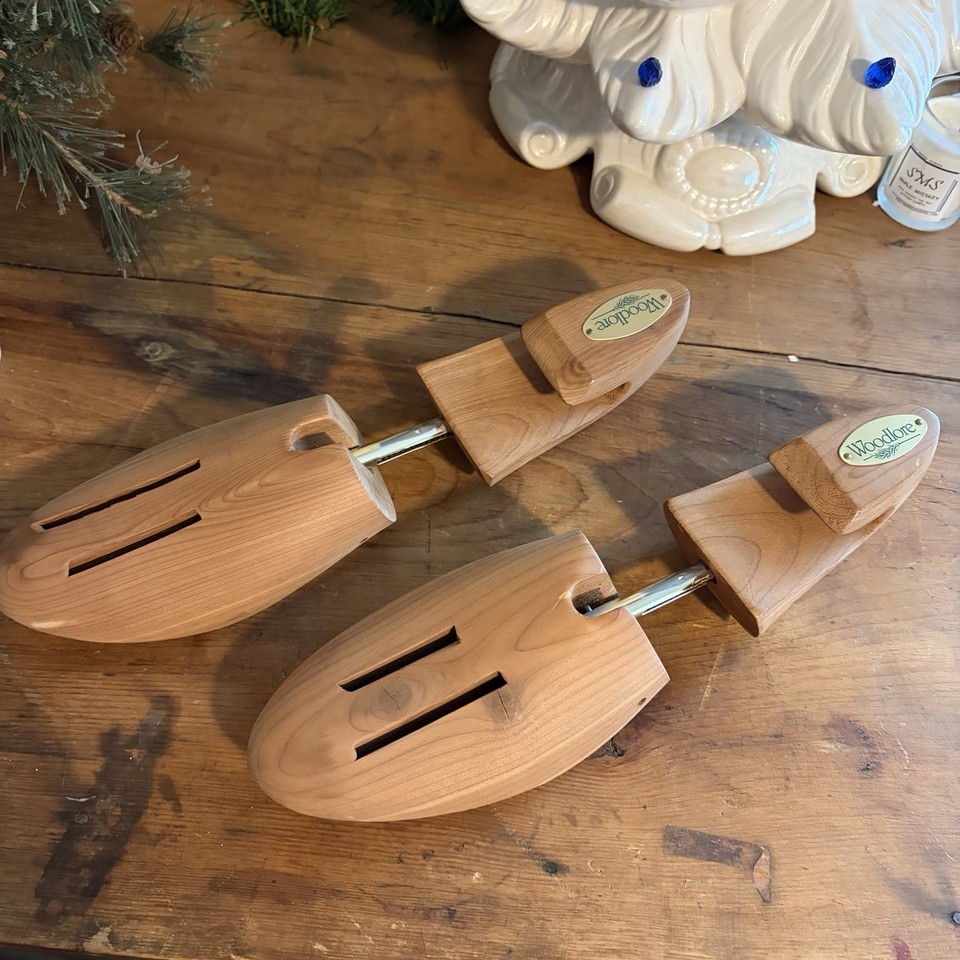 Woodlore Cedar Wood M Shoe Tree Form Pair Medium Shaper Keeper Storage ...