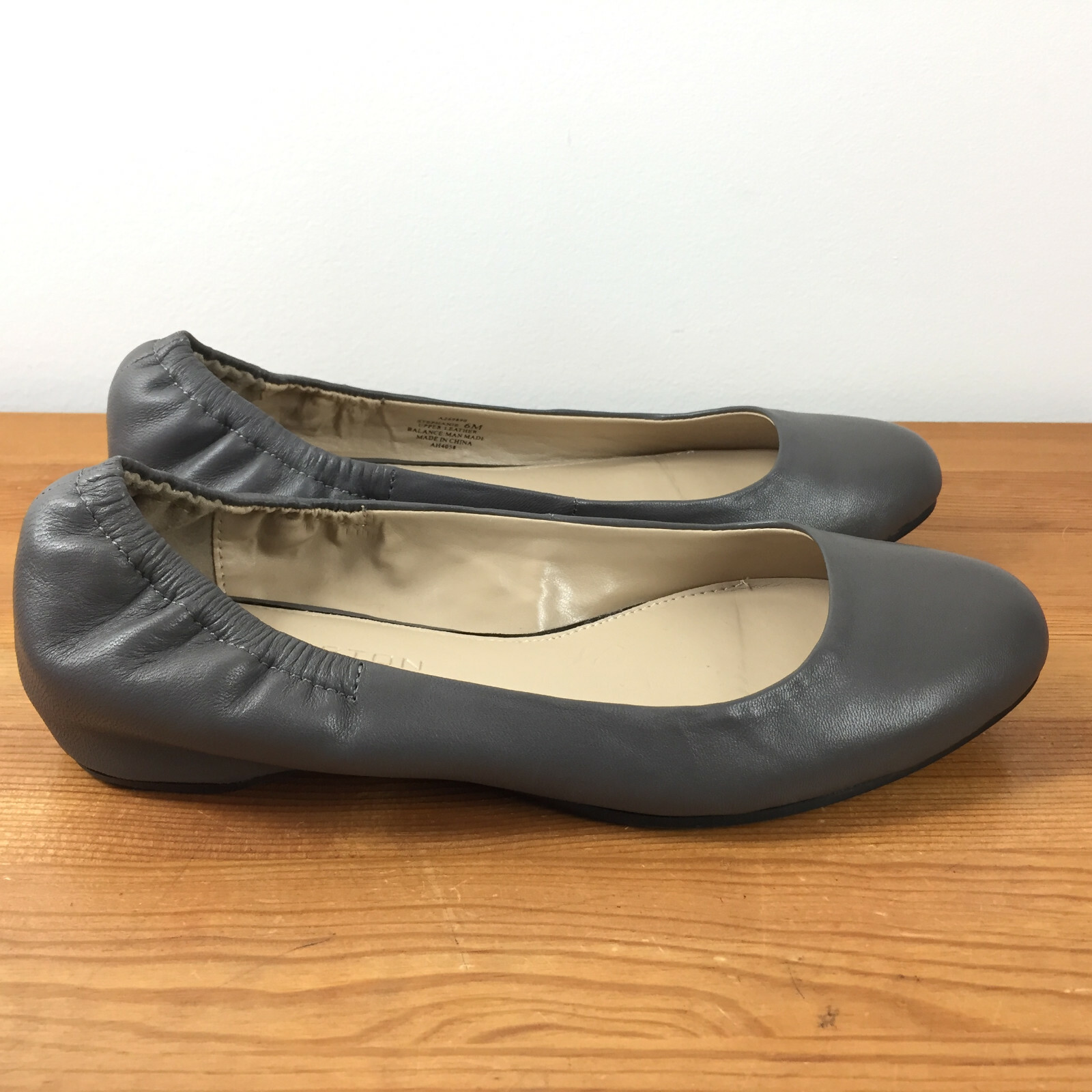 Halston 6 Stephanie Gray Ballet Flats Scrunch Euc Career Casual Comfort ...