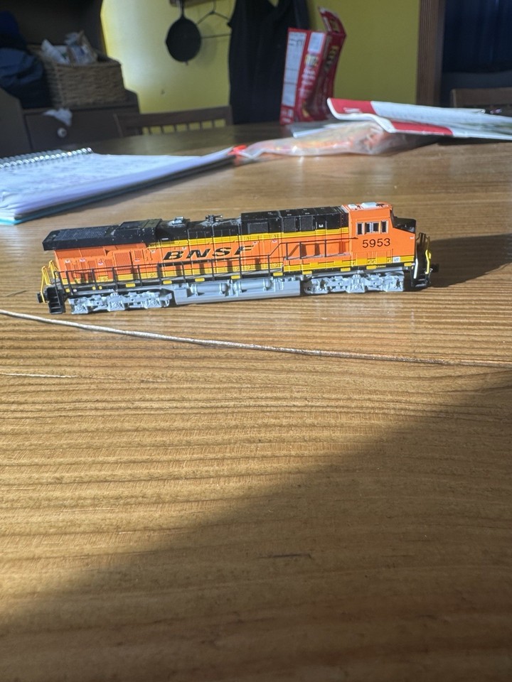 Kato N Scale GE ES44AC “Gevo” BNSF Swoosh Rd #5953 | eBay