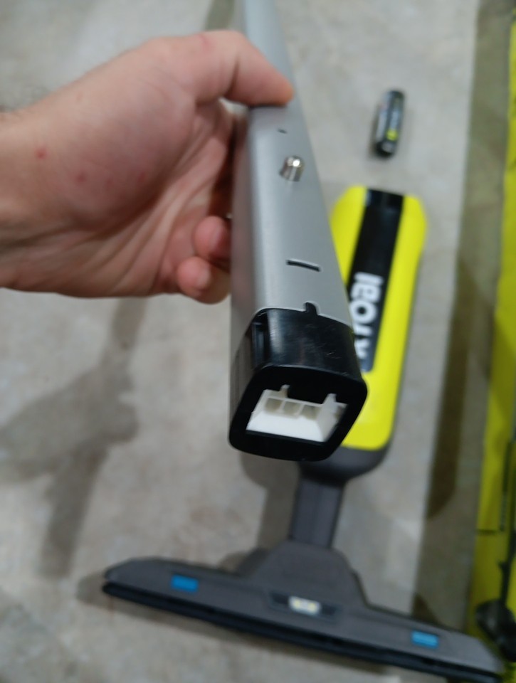 BROKEN Ryobi USB Cordless Agitating Spray Mop Kit w/ Battery - No ...