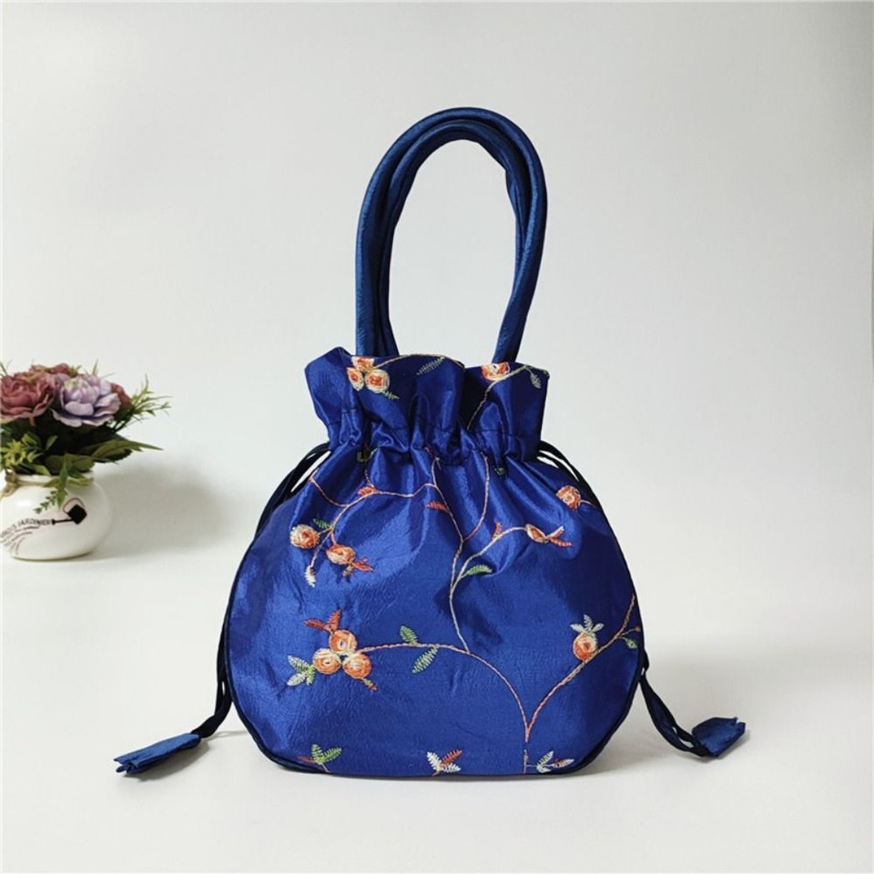 Handmade Women Flower Handbags Embroidered Flower Jewelry Bag Women ...