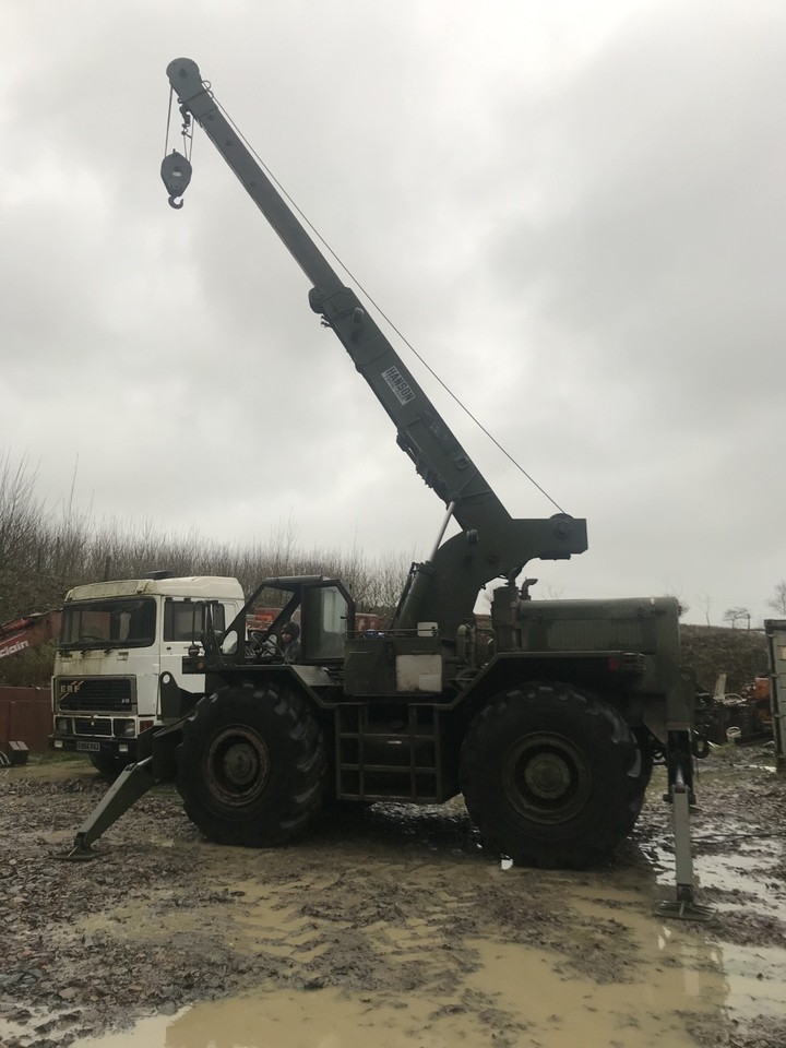 US ex-Military Hansen Rough Terrain 5T Crane Detroit 6V53 engine, 4WD ...