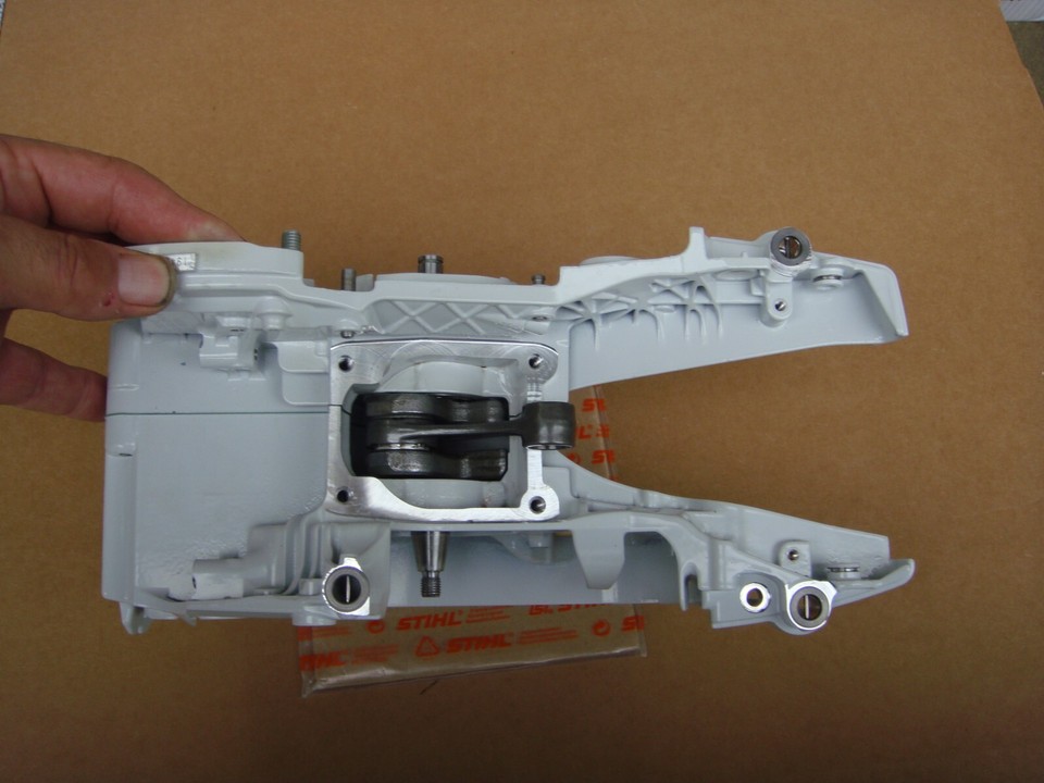 GENUINE STIHL MS400 MS400C CHAINSAW CRANKCASE & CRANKSHAFT - NEW TAKE ...