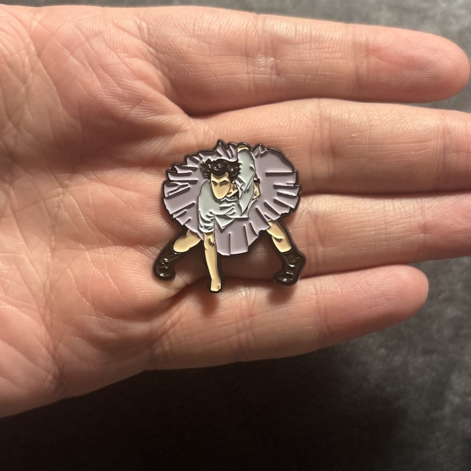 Ace Ventura Pet Detective Hospital Scene Metal Enamel Pin Badge Jim ...