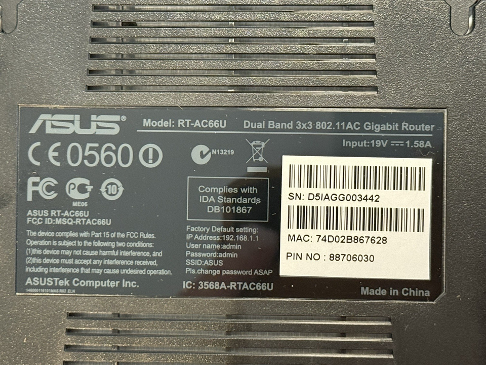 ASUS WiFi Router RT-AC66U Dual Band 802.11AC Gigabit Wireless Internet ...