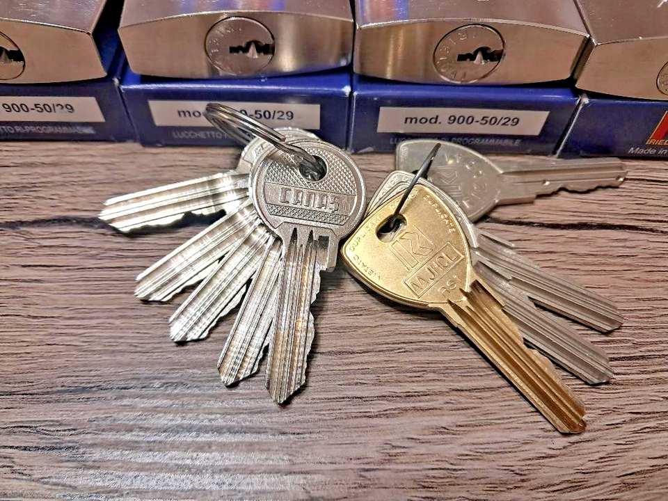 4 X RIELDA Keyed Alike Padlocks Re-programable High Security/With 8 +1 ...
