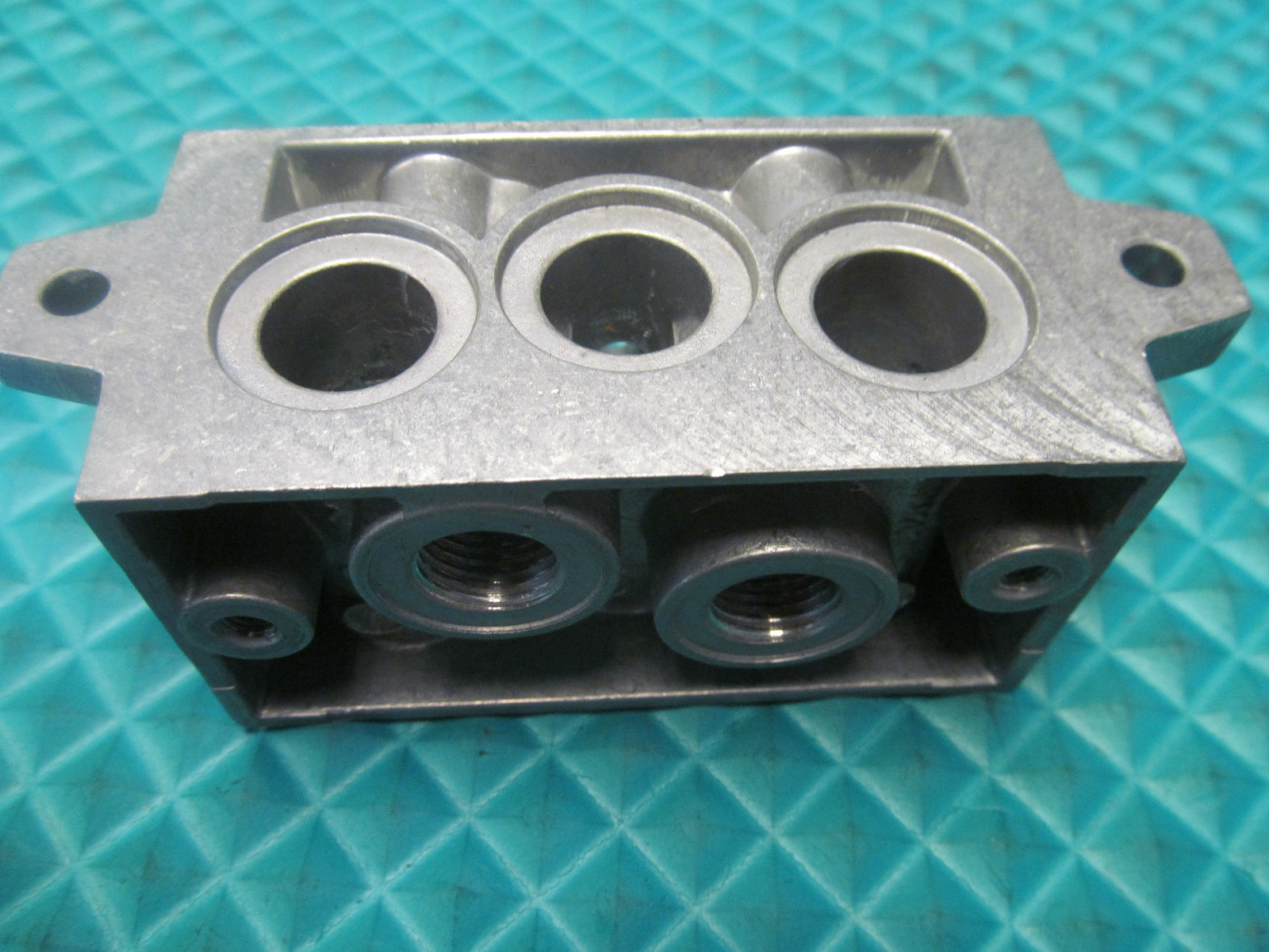 NEW Rexroth Intermediate Valve Base Plate VDMA24345C1 | eBay