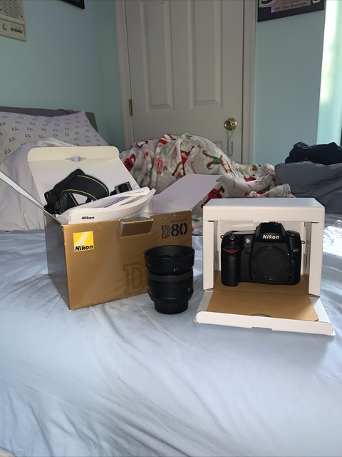 Nikon D D80 10.2MP Digital SLR Camera - Black (Kit w/ 18-135mm Lens ...
