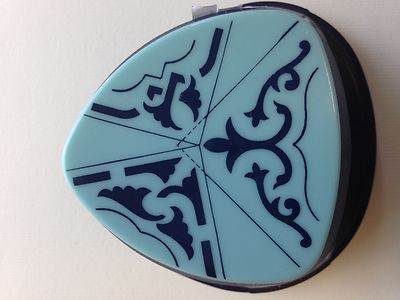 Fiskars 3-in-1 Triple-sized Embossing Corner Punch - Anchor's Away ...