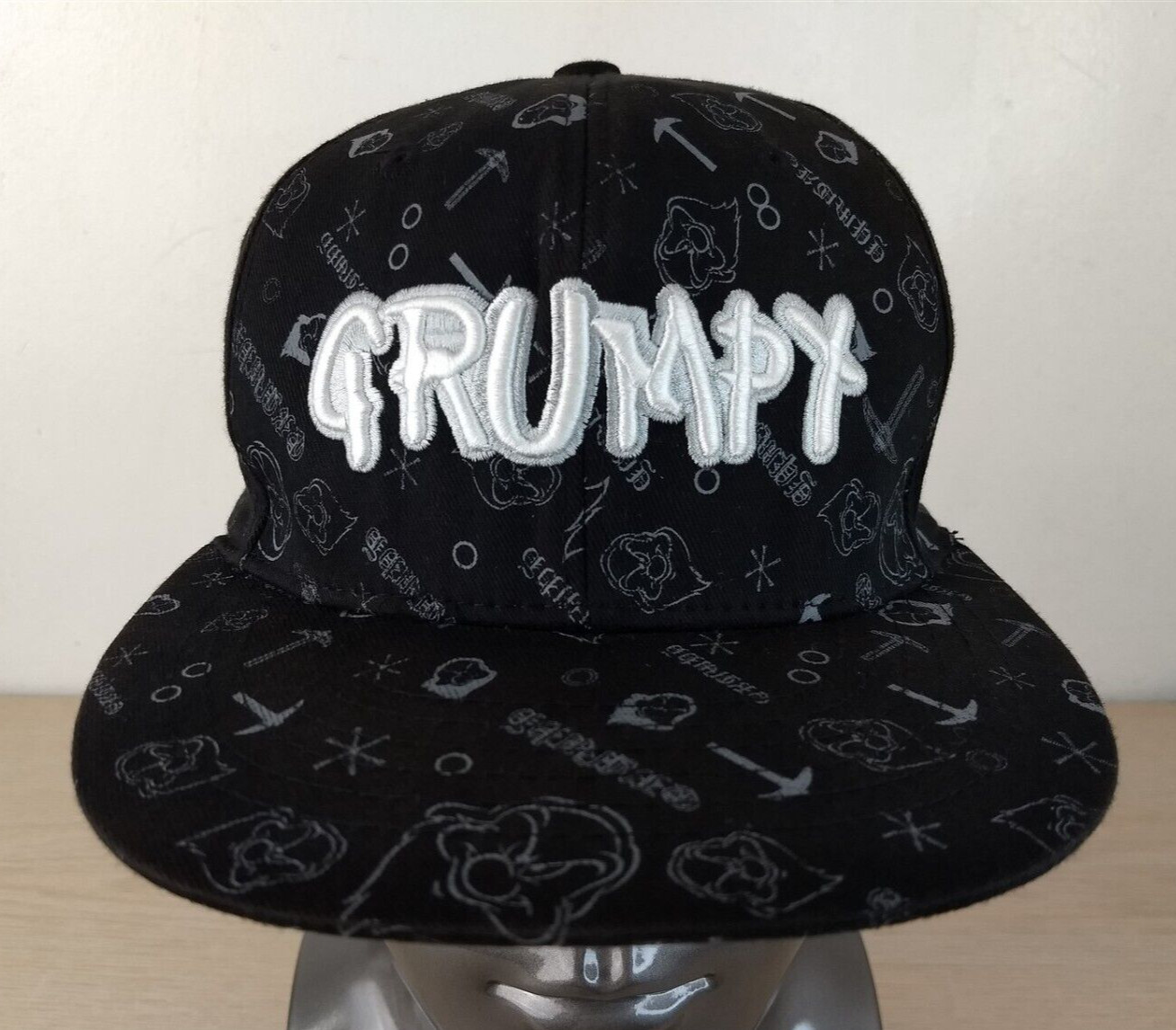 DISNEYLAND RESORT GRUMPY FITTED BASEBALL HAT/CAP, BLA… - Gem