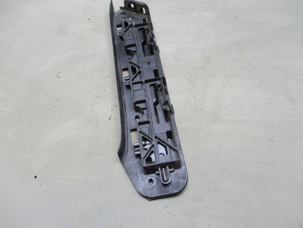 VW Caddy III 3 03-10 2K Soporte Del Parachoques Izquierda Delant ...