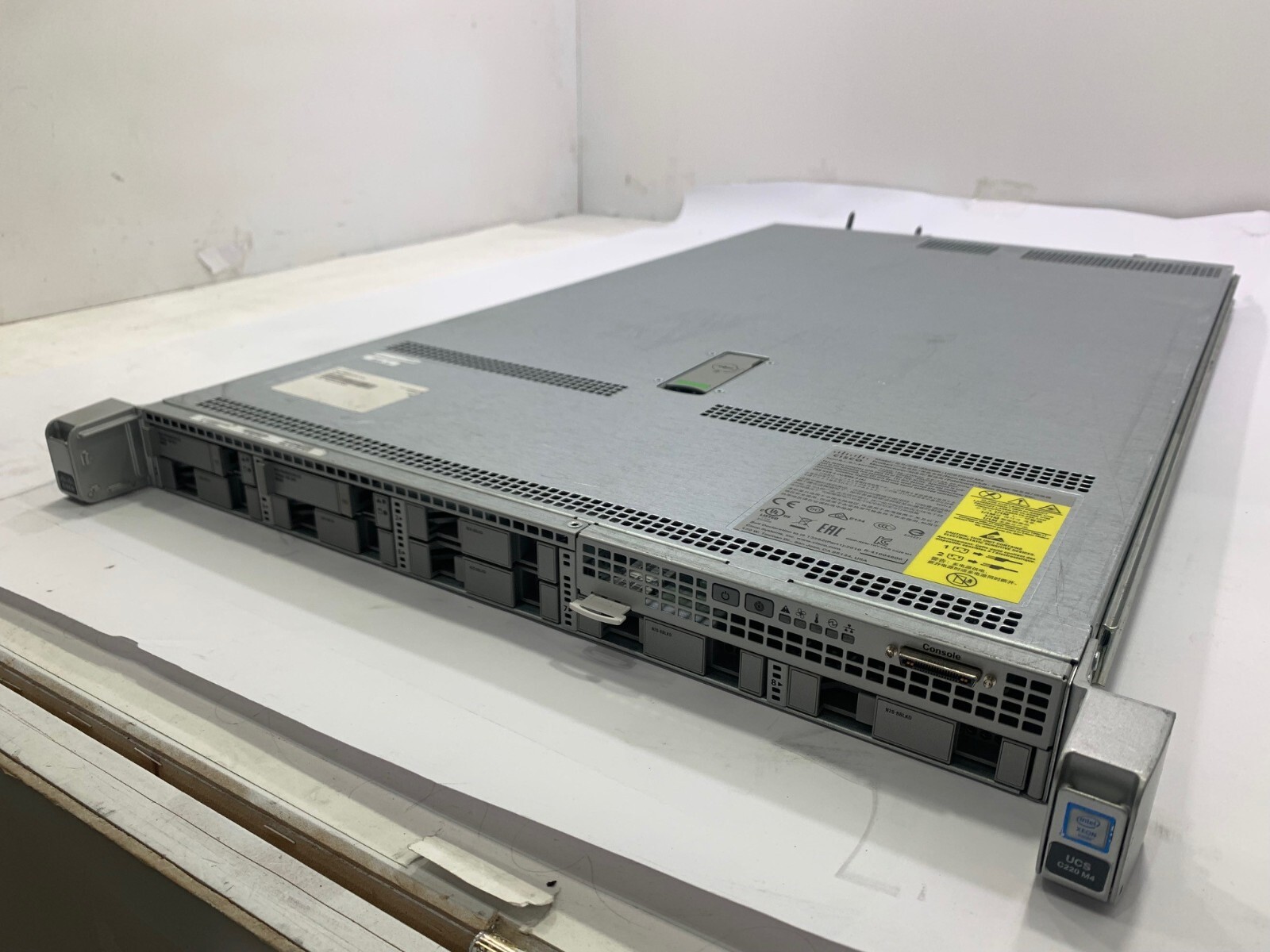 CISCO UCSC-C220-M4S Intel Xeon E5-2609v3 1.90Ghz, 64GB MEM, 2x 450GB ...