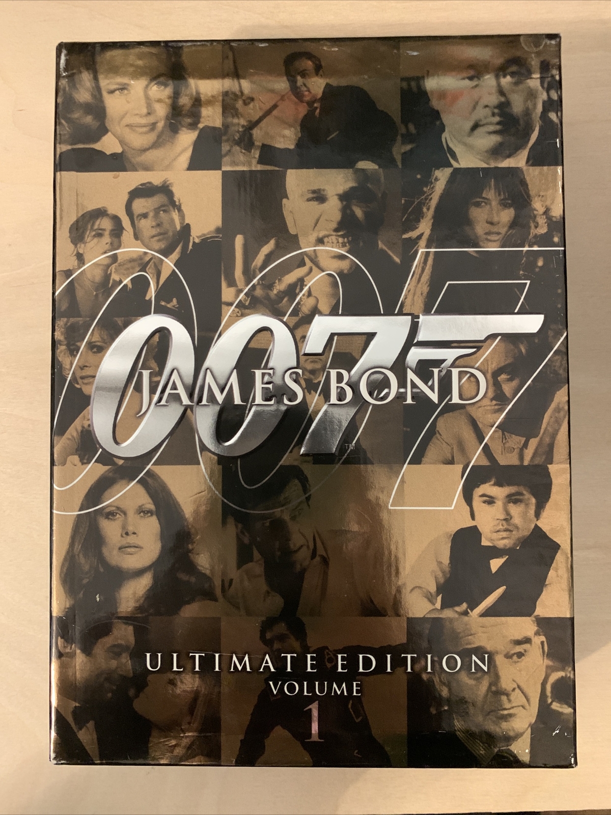James Bond Ultimate Edition - Vol. 1 (The Man with the Golden Gun ...