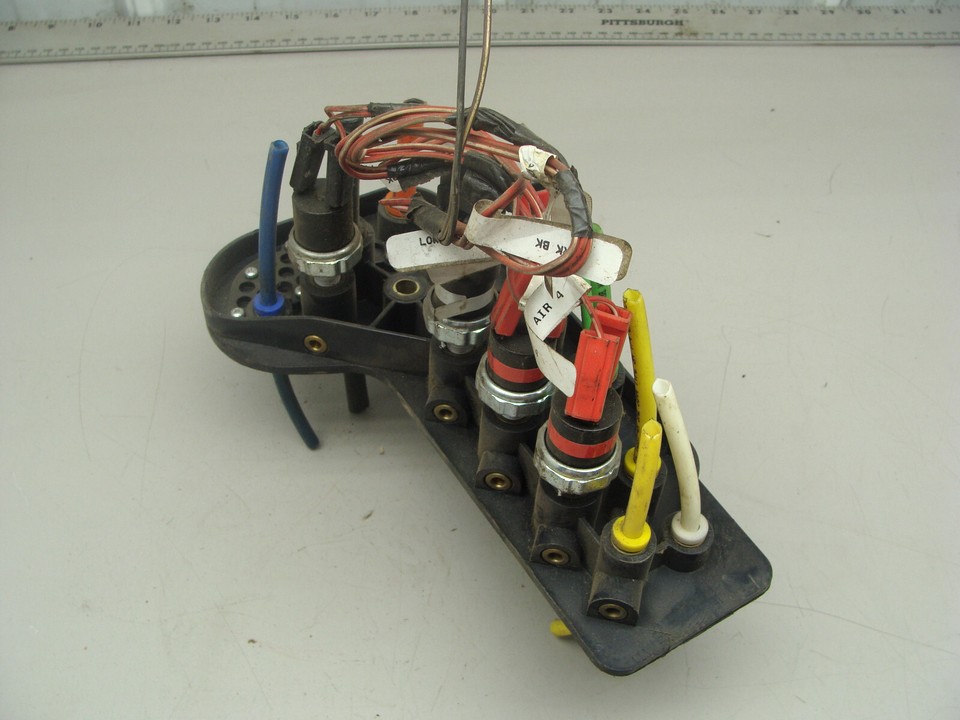 FREIGHTLINER AIR MANIFOLD 12-21425-001 GT P/N: 5820-02 | eBay