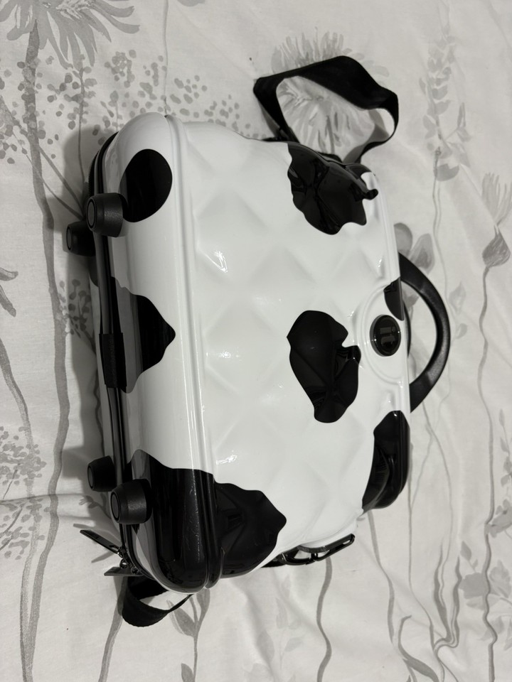 it Luggage Sheen Moo Cow Black White Large 8 Wheel 79.5cm Suitcase with ...