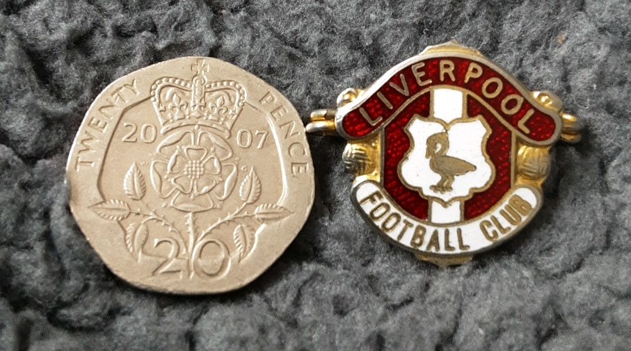 LIVERPOOL FC MEMORABILIA - VINTAGE CLUB CREST LIVERPOOL FC PIN BADGE ...