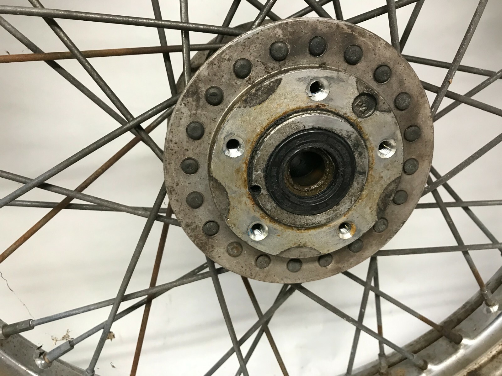 19” Harley Davidson Dual Disc Front Wheel 19x2.5 TLA Dyna FXR FX ...