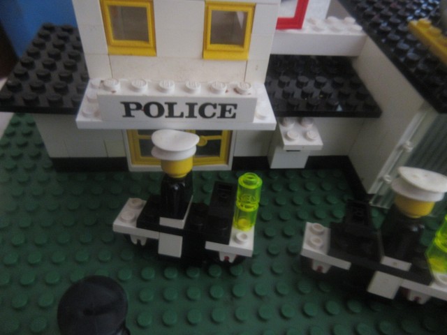 LEGO LEGOLAND: Police Headquarters (370) for sale online | eBay