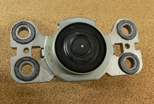 LAND ROVER TRANSMISSION MOUNT LR2 RANGE ROVER EVOQUE LR024738 | eBay