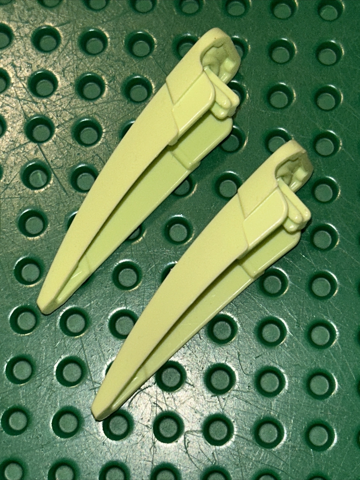 LEGO Claw 7 Modules With Cross Axle Weapon Blade In Yellowish Green x2 ...