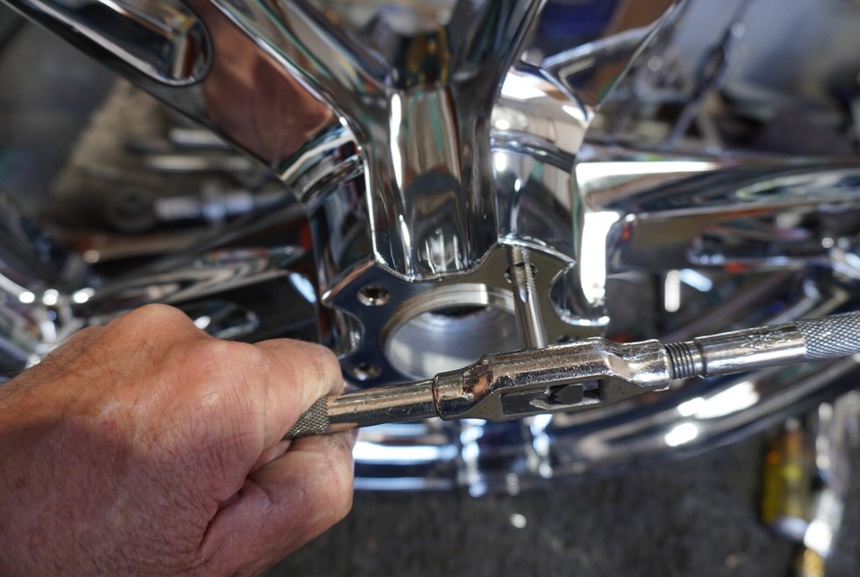 Harley-Davidson Freewheeler Chrome Wheels 19" x 3.5" | OE | Willy Shiny ...