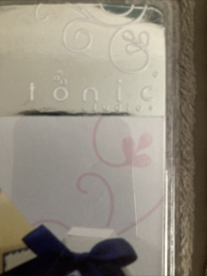 New , Tonic Studios Dimensions Peridot Gift Box Die Set | eBay UK