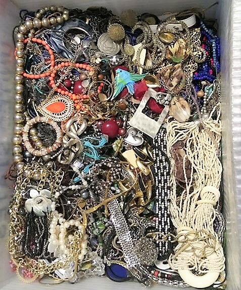 Huge Jewelry Lot 3 + Pounds Lbs Vintage Now Junk Craft Wear Pieces ...