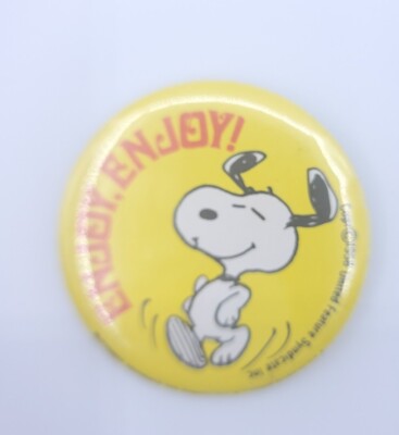 PEANUTS - SNOOPY, ENJOY ENJOY! - PIN BACK BUTTON - 1958 UNITED FEATURE ...