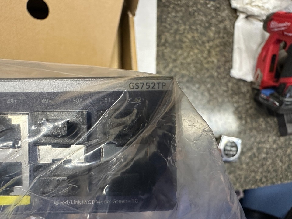 NetGear GS752TP-300NAS V3 48-Port Gigabit Ethernet PoE+ Smart Switch,4 ...