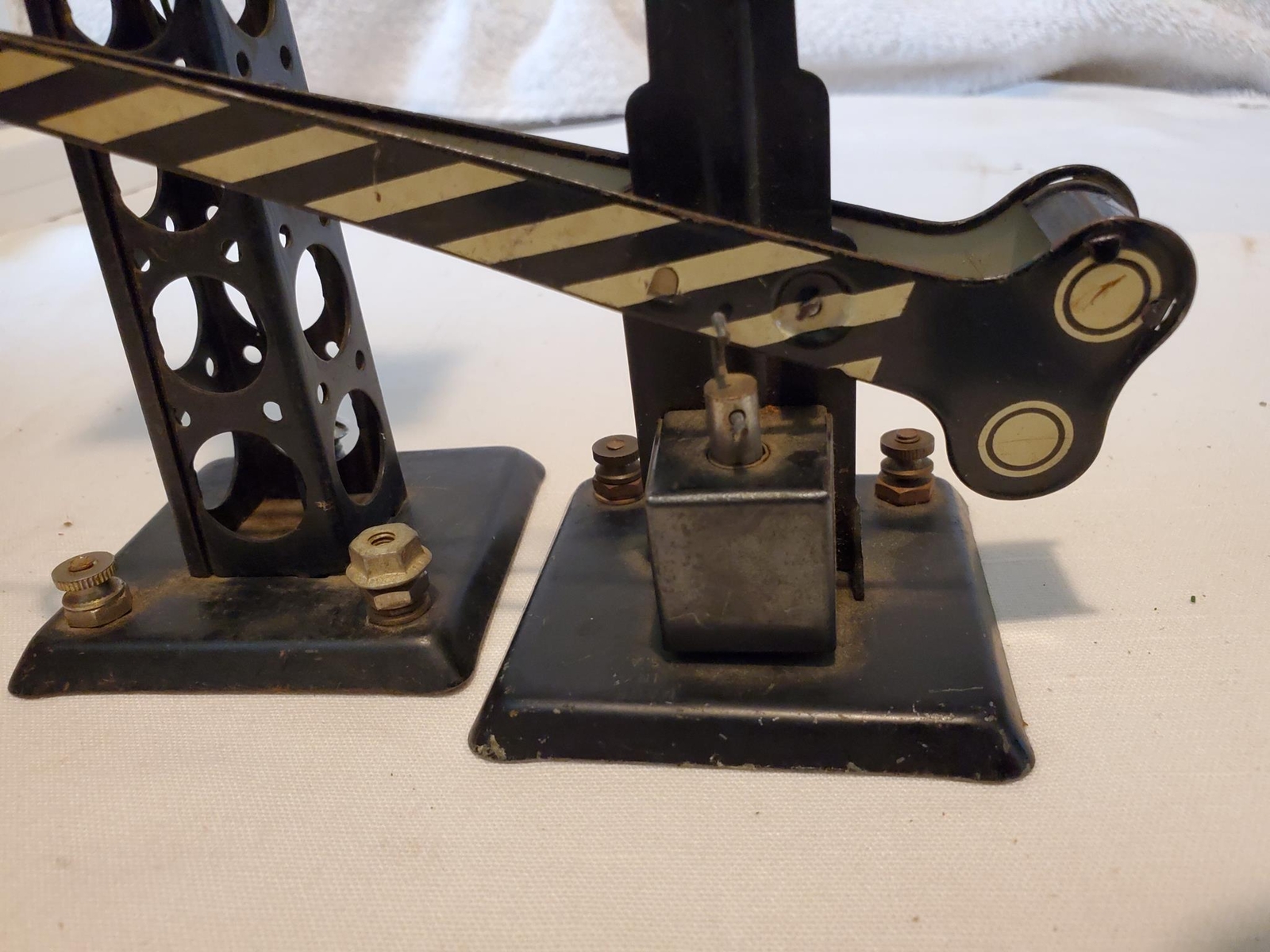 Marx Railroad Crossing Gate & Dual spotlight tower | eBay