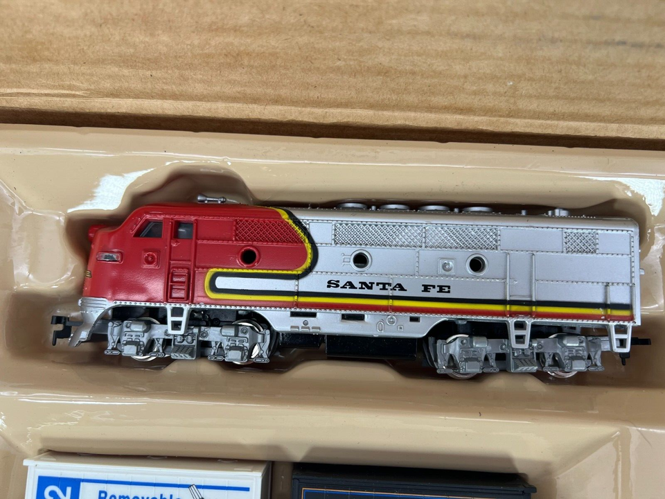 Model Power #800337 Loctite/Permatex HO Scale Electric Train Set L/N ...