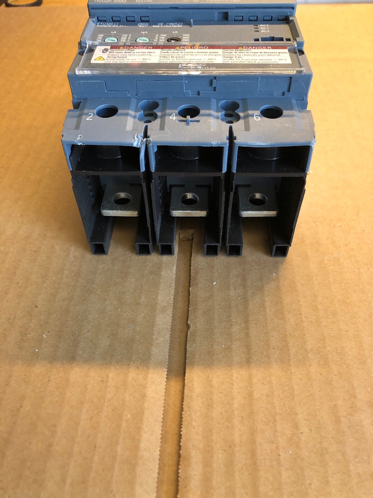 SIEMENS 3VA6 3VA6225-5hl31-0AA0 3 Pole 250 Amp Circuit Breaker New No ...