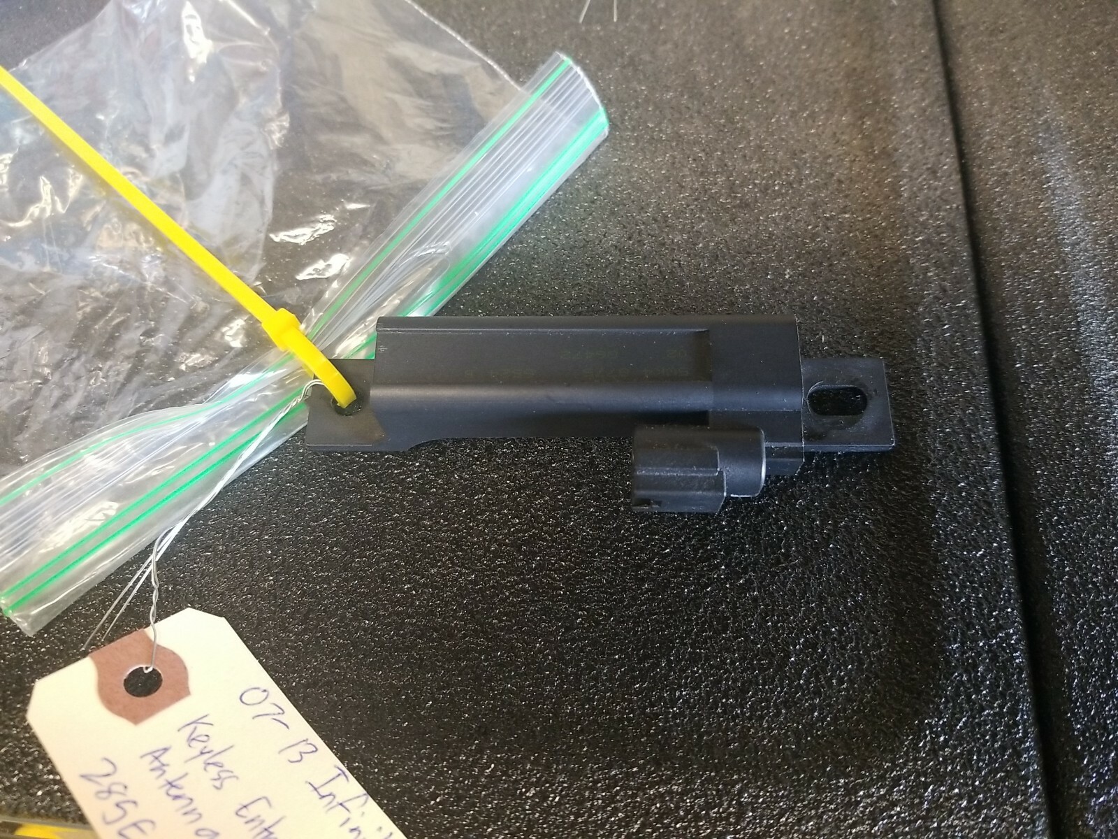 07-13 Infiniti G35 G37 Keyless Entry Smart Key Antenna W Hardware ...