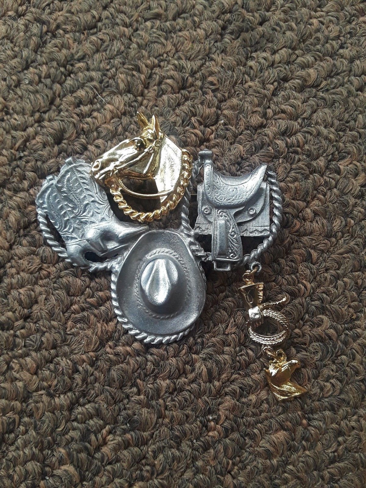 VINTAGE SILVER GOLD COWBOY HORSE SADDLE PIN/BROOCH - Gem