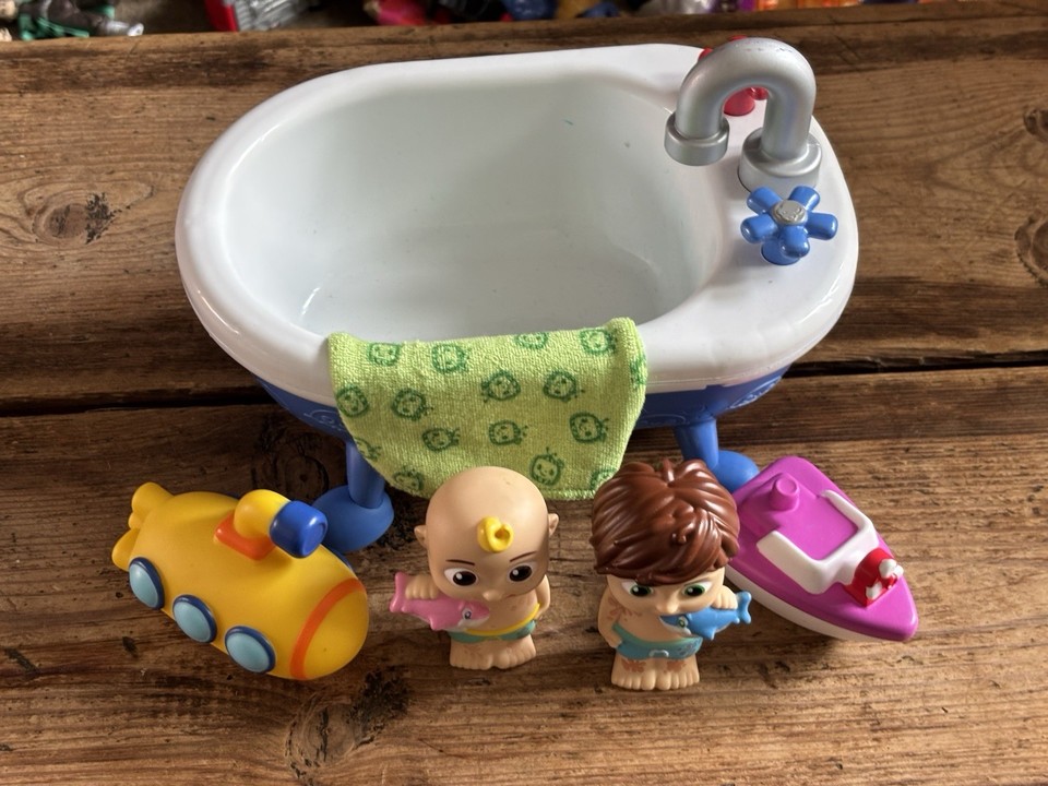 Cocomelon Musical Bath Time Playset with JJ & TomTom Working Sounds VGC ...