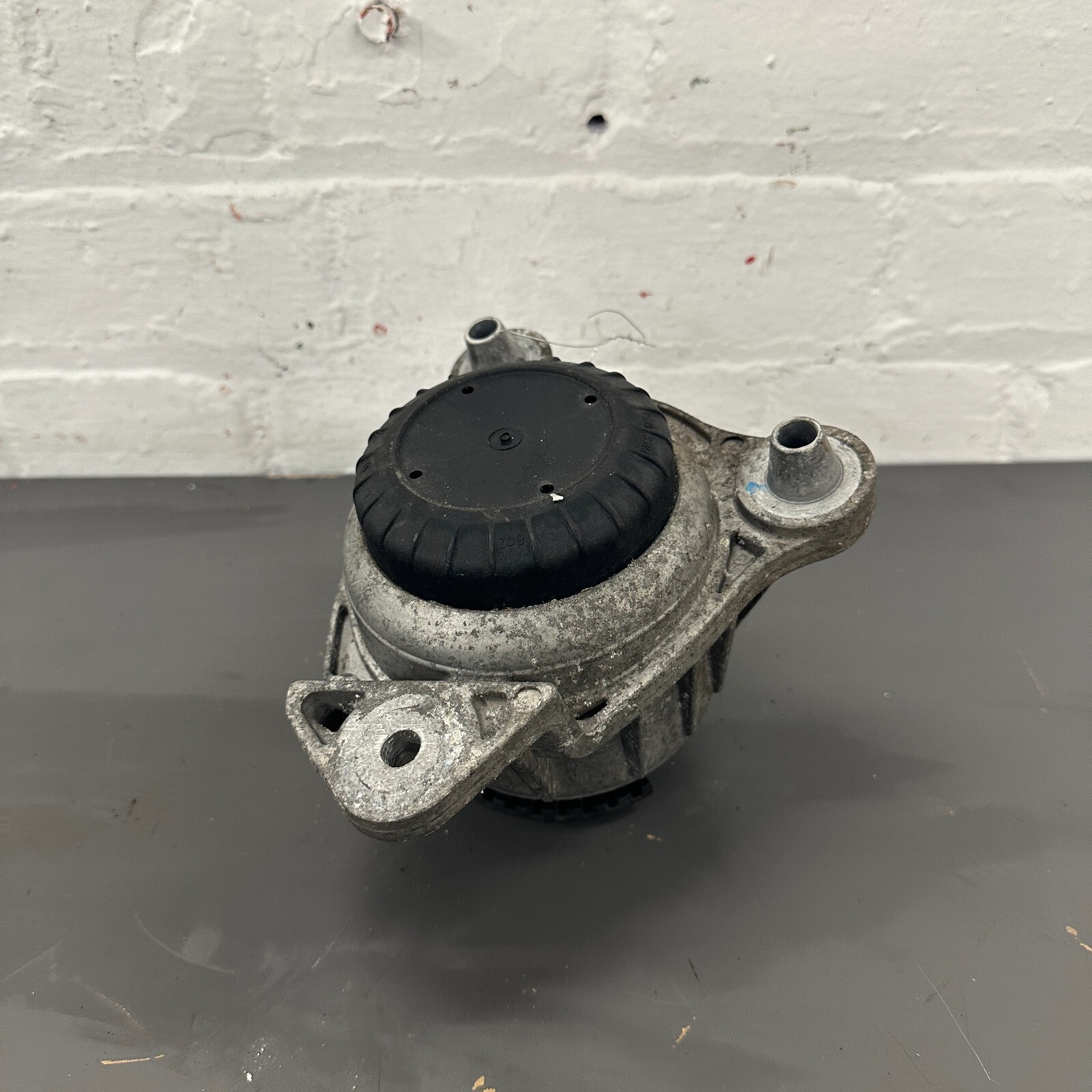 MERCEDES BENZ VITO W447 RIGHT ENGINE MOUNT A4472410013 | eBay UK
