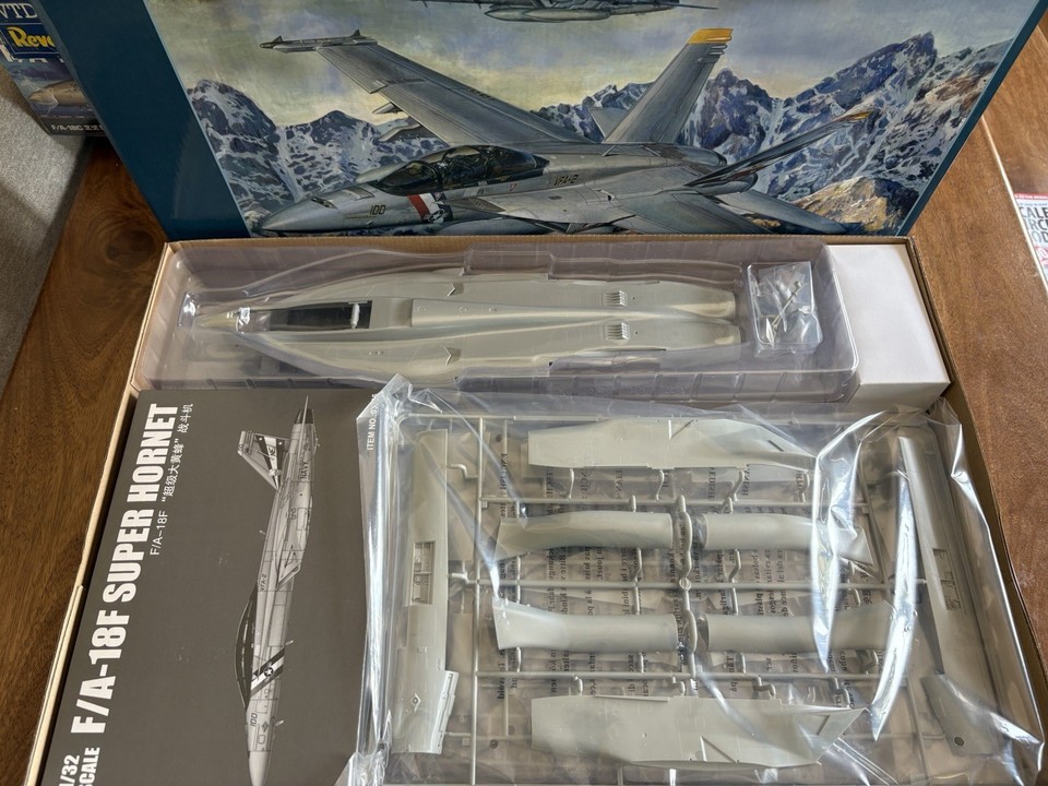 Trumpeter 03205 1:32 F/A18F Super Hornet Fighter Open Box Unstarted | eBay