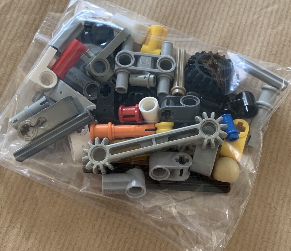 50 x LEGO Technic Mixed Parts - Connectors Pins Axles Gears Cogs - Lot ...