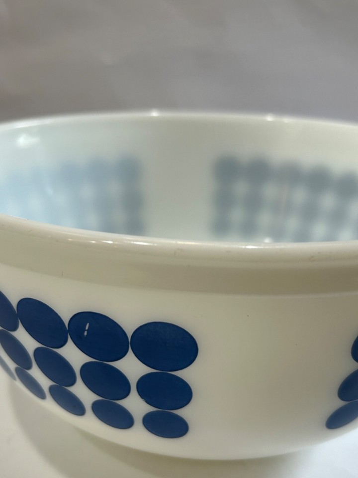 VINTAGE PYREX BLUE DOT 2 1/2 QT PYREX # 403 MIXING BOWL 8.5” DIAMETER ...