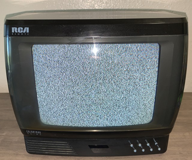 Vintage RCA TV 9" Colortrak E09435GB No Remote Tested Works Retro ...