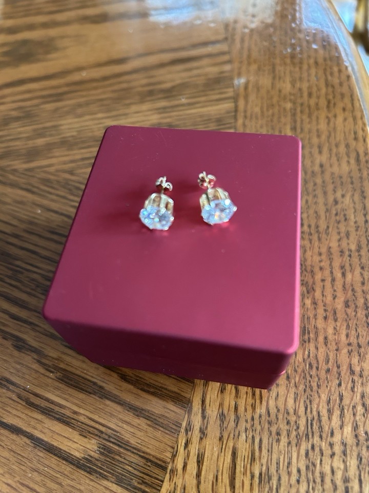 14 Kt Solid Gold CZ Stone Stud Earrings W Lighted Gift Box | eBay