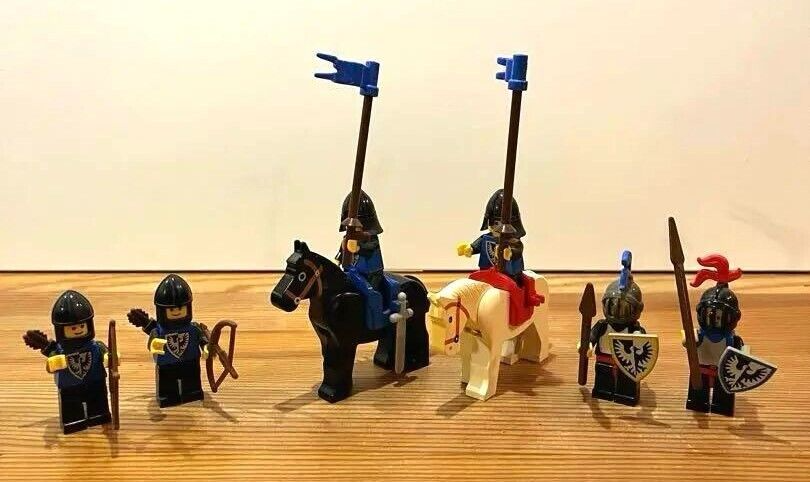 LEGO 10039 Legend Black Falcon's Fortress 2002 (Retired) - Building ...