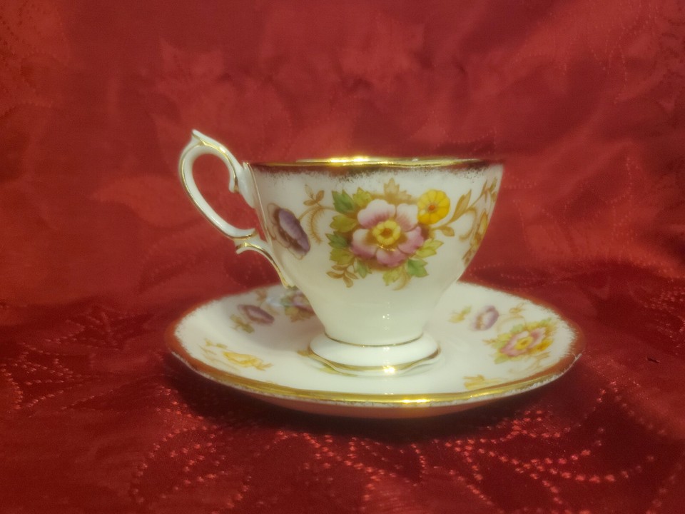 Royal Albert Evesham Teacup & Saucer Set ~ Fine Bone China Vintage 1940 ...