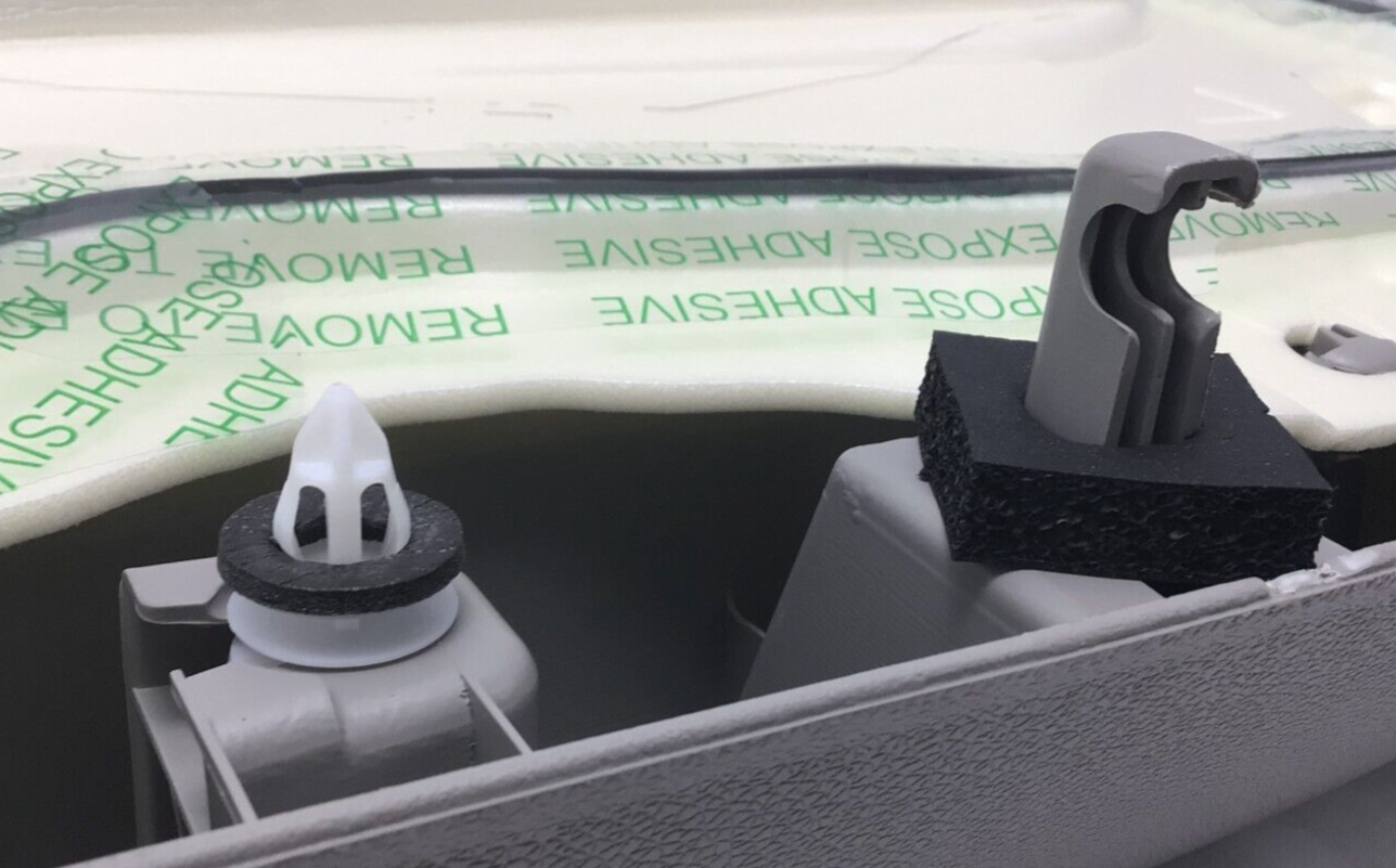 GMC Sierra Chevrolet Silverado Driver front Door Gray interior Trim ...