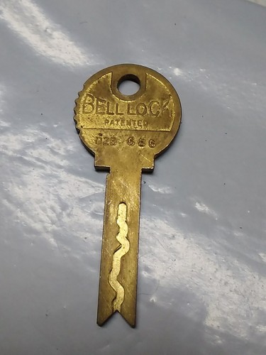 Bell Lock Key Antique Slot Machine Jukebox Penny Arcade # D2B686 D2B ...