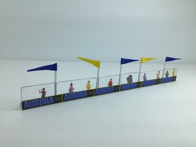 Ho Slot Car PLASTIC FOOTLONG AURORA RACING TEAM FAN BARRIER,10 PEOPLE,5 ...