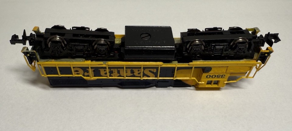 Walthers Trainline N Scale Santa Fe GP 38-2 Diesel Locomotive #3500 (DC ...