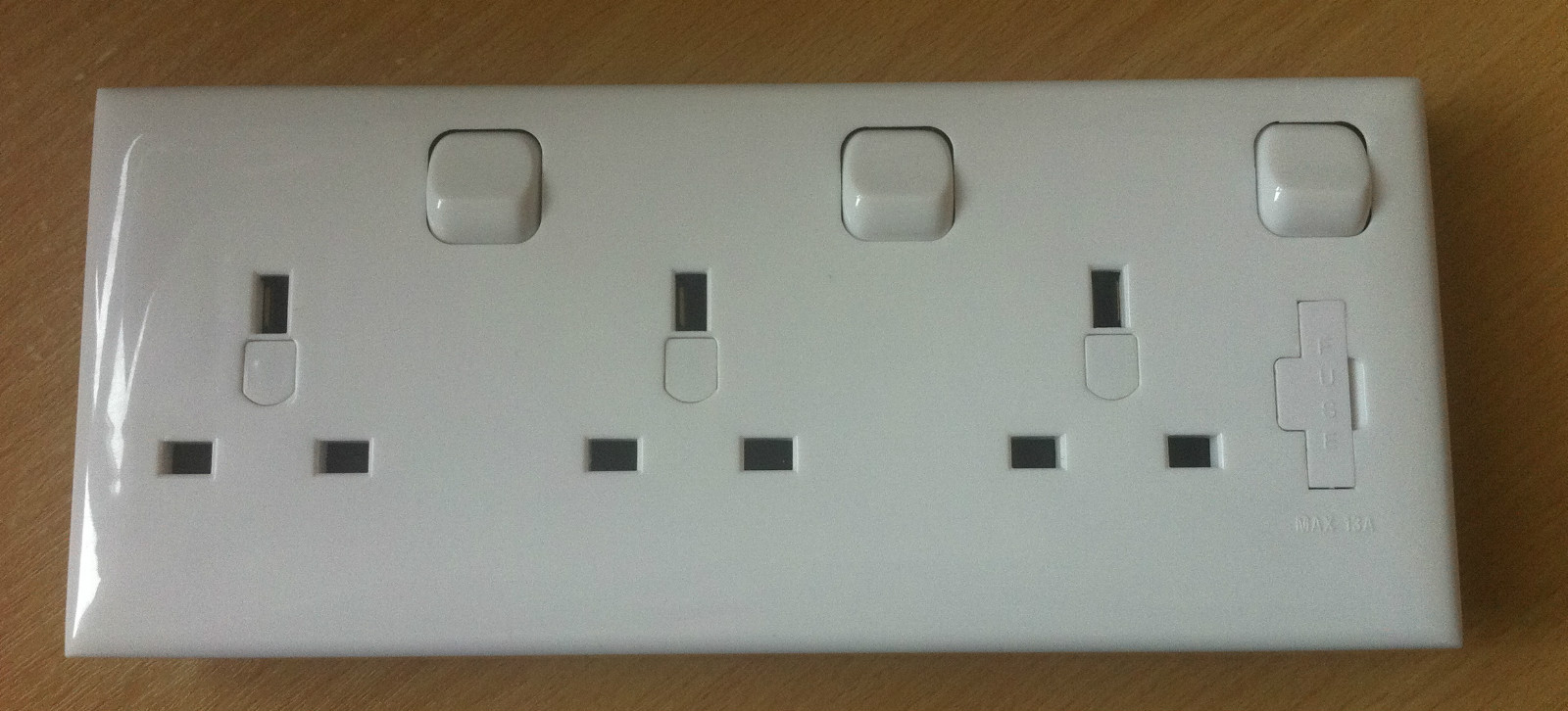 Single Or Double Socket To 4 Way Converter Socket 13 Amp 240 Volt 1, 2 ...